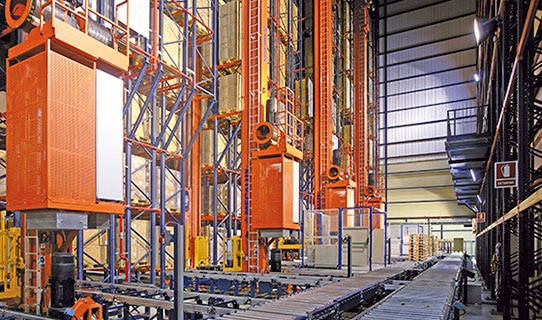 Automated warehouses for pallets | Automated Warehouses | www.mecalux ...