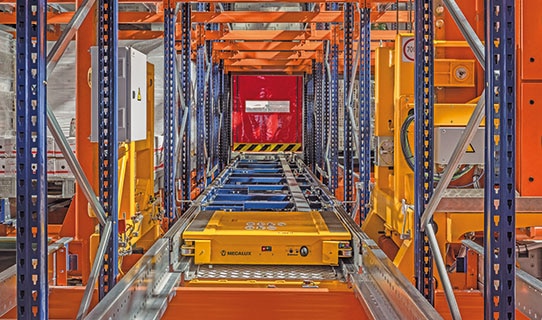Automatic Pallet Shuttle with transfer cars - Mecalux.com.au