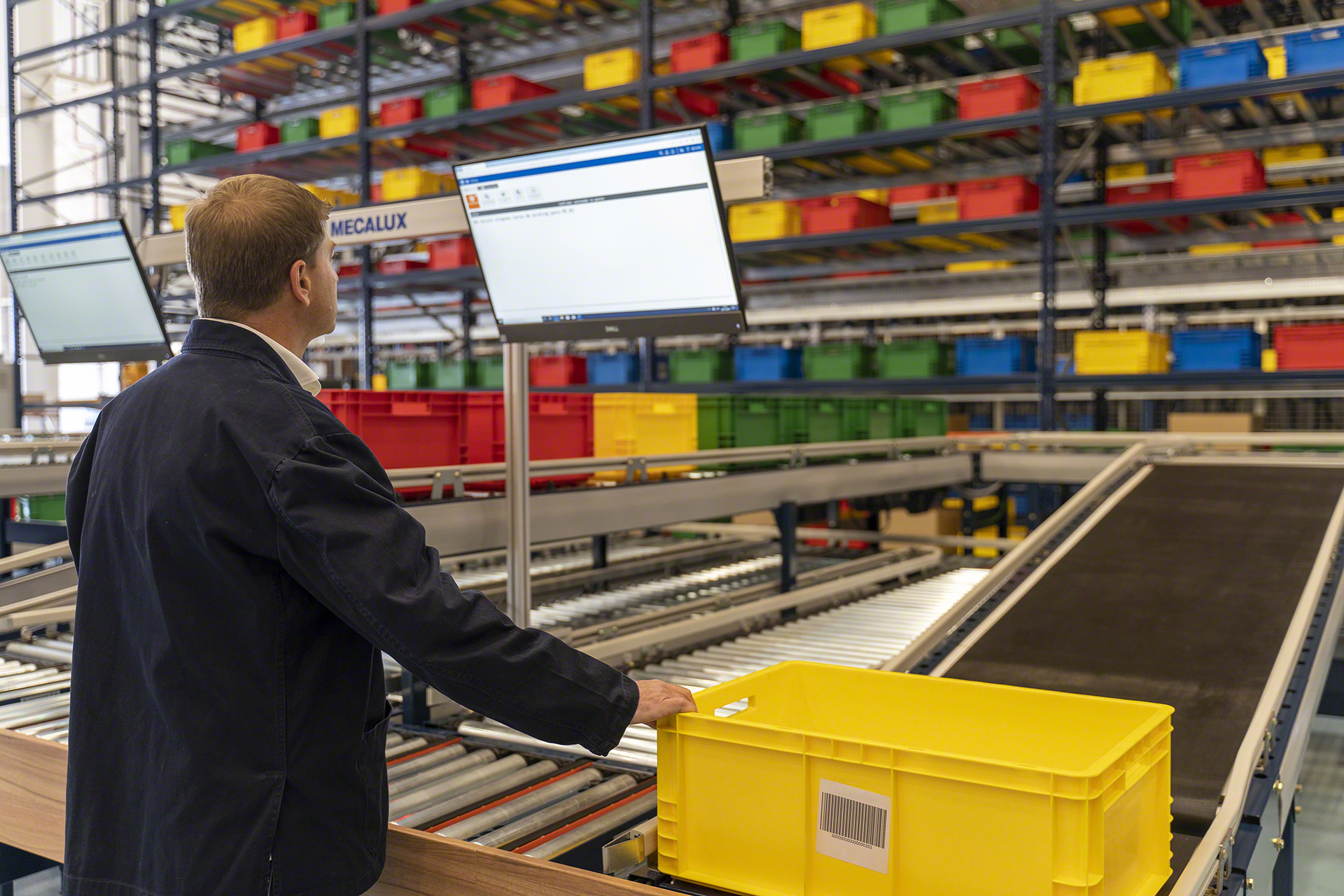 Shuttle System (storage solution for boxes) - Mecalux.com.au