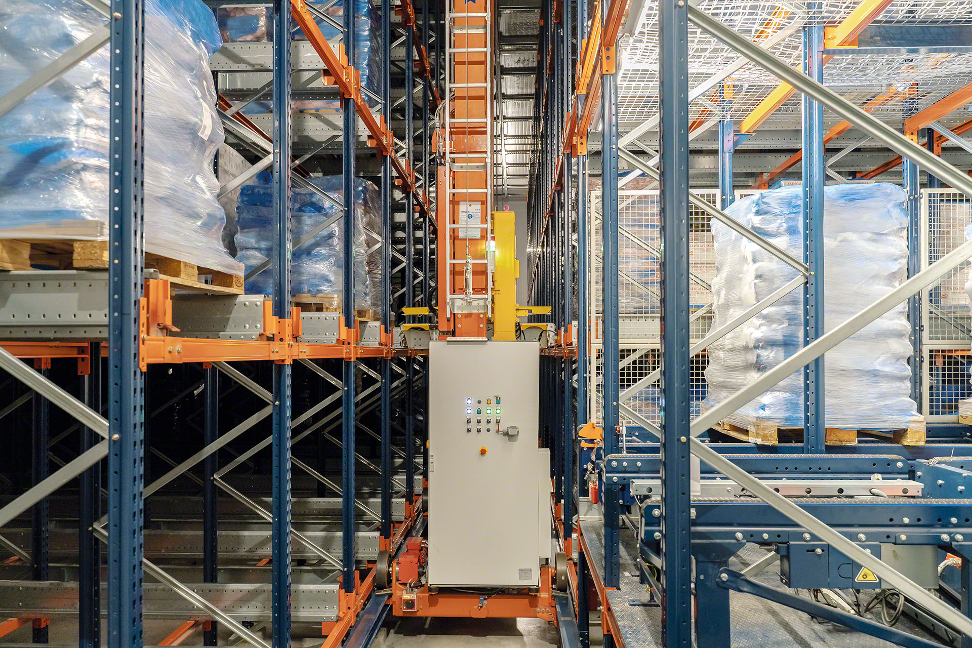 Automated Pallet Shuttle - Mecalux.com.au