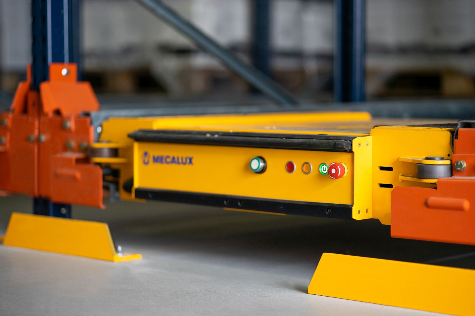 Pallet Shuttle and Easy WMS in the Nicopan warehouse - Mecalux.com.au